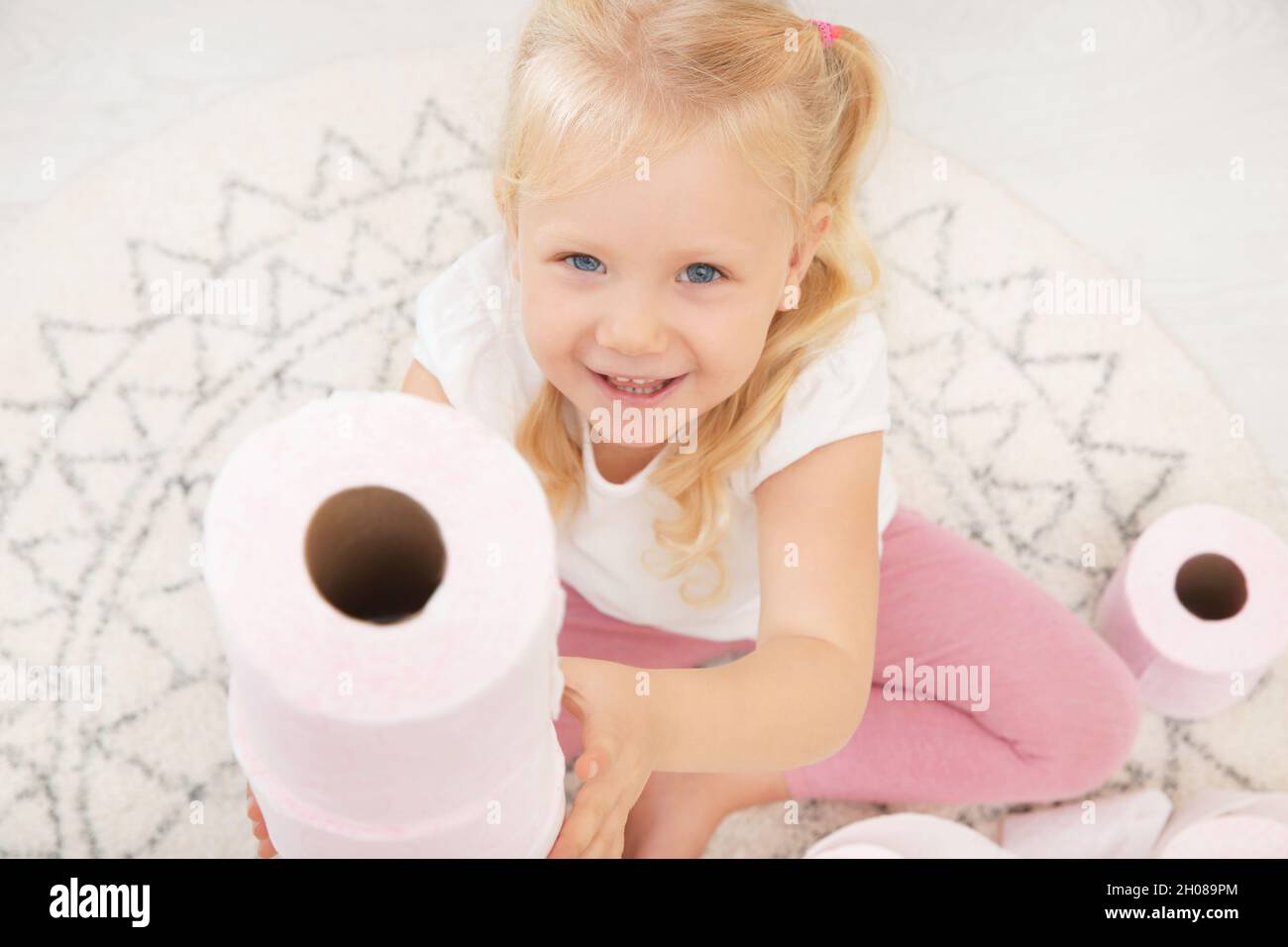 Happy toilet loo roll hi-res stock photography and images - Alamy