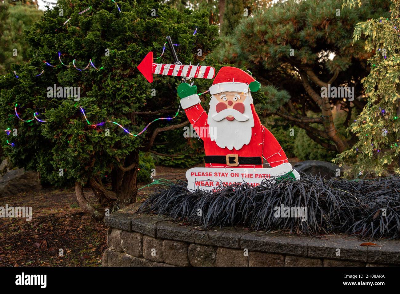 Everett, WA. USA - 12/04/2020: Evergreen Evergreen Arboretum & Gardens ...