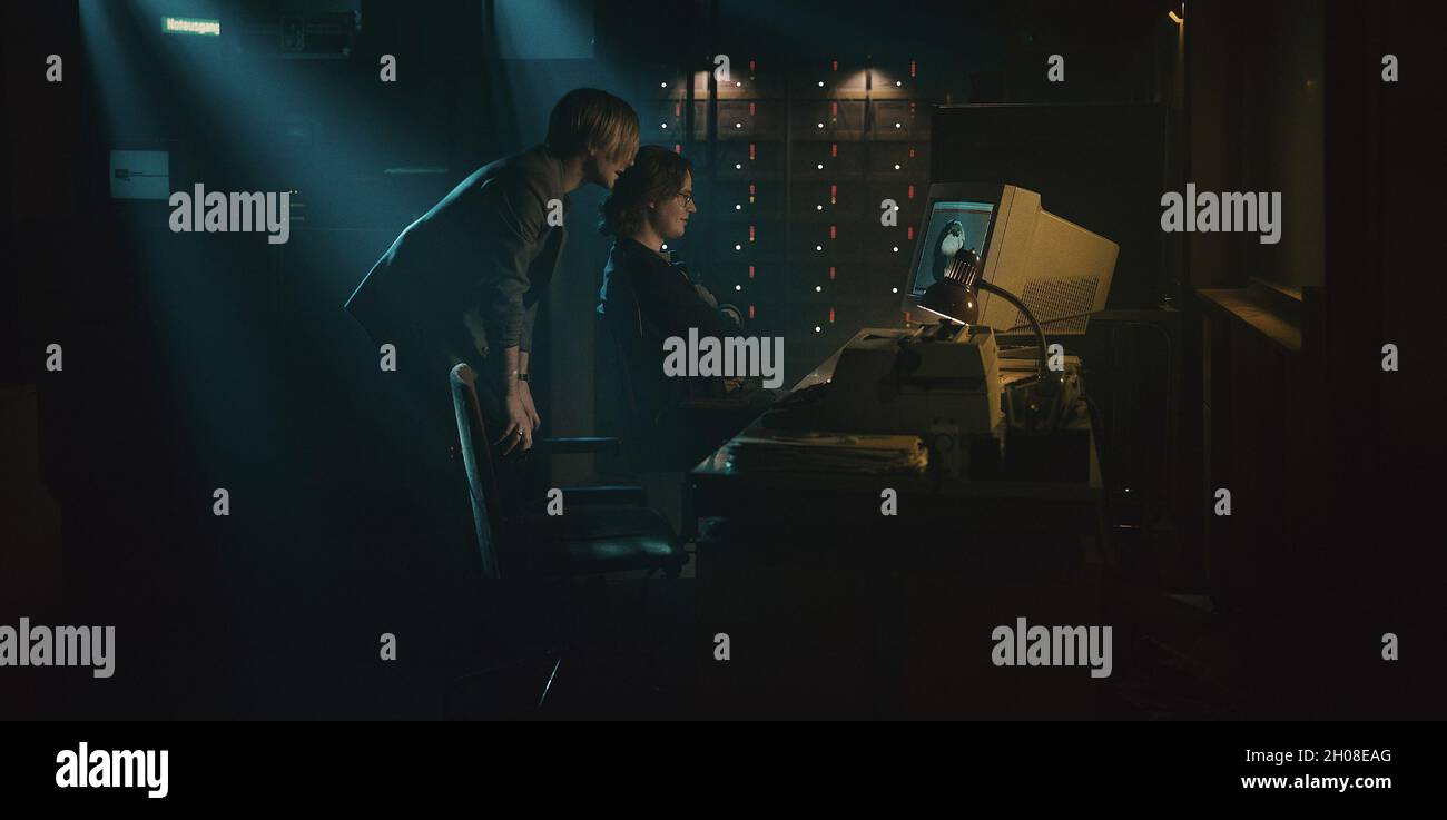 THE BILLION DOLLAR CODE, from left: Leonard Scheicher, Marius Ahrendt ...