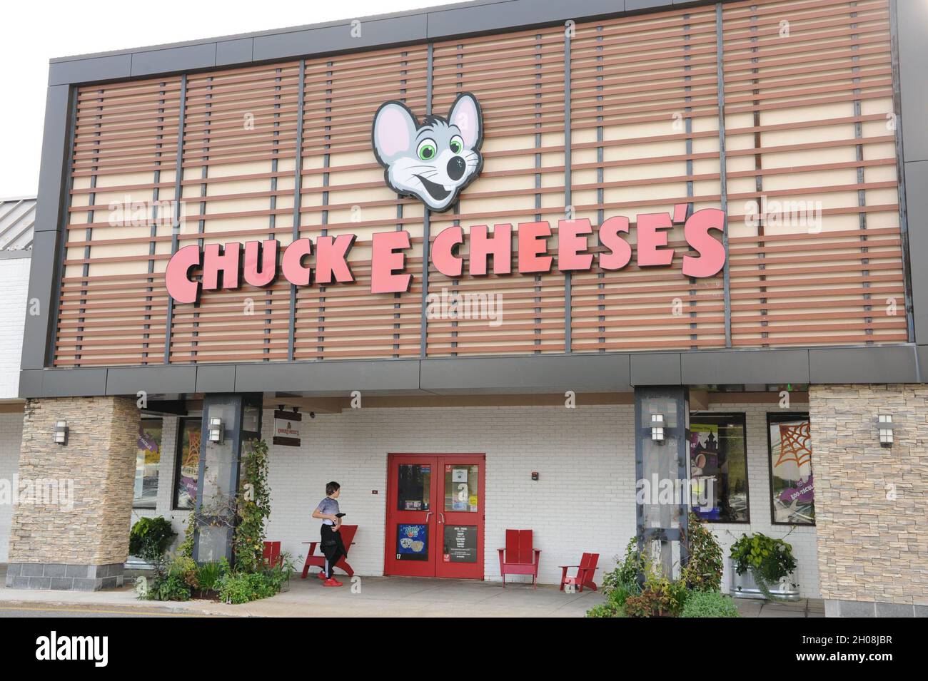 Chuck e cheese's hi-res stock photography and images - Alamy