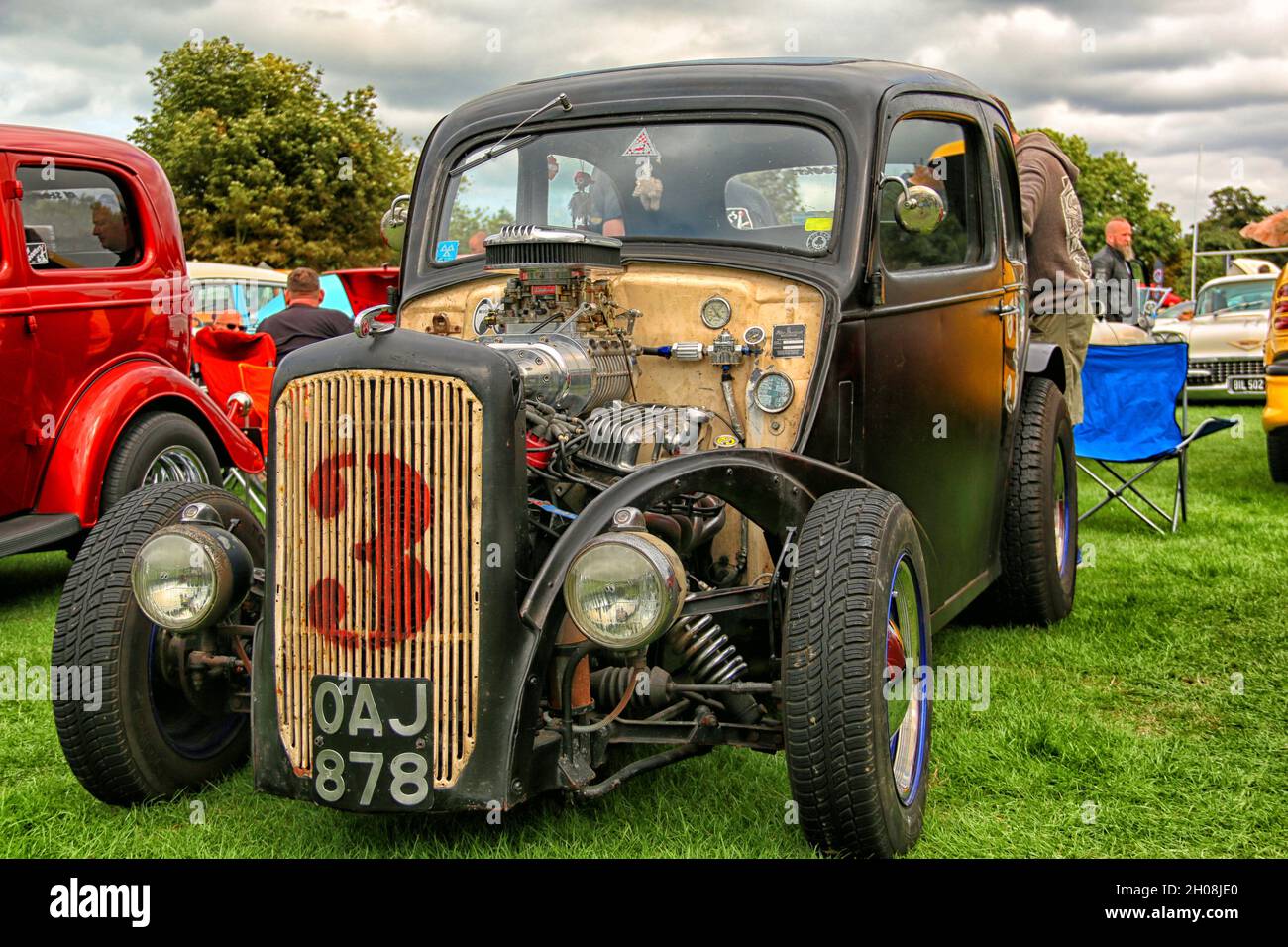 Chrome & Custom Car Show Stock Photo - Alamy