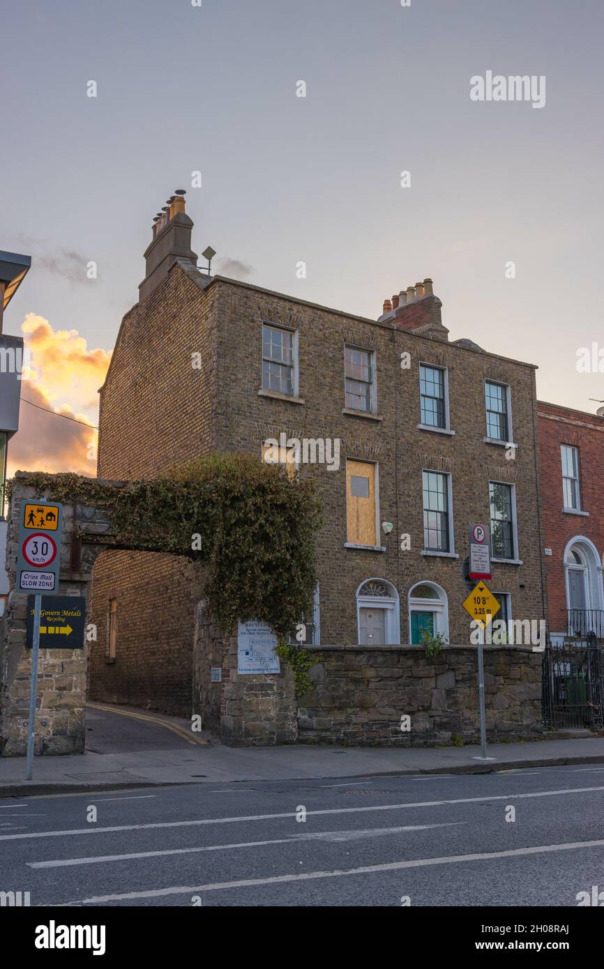 DUBLIN, IRELAND - Apr 30, 2021: A scenic shot of a cozy neighborhood ...