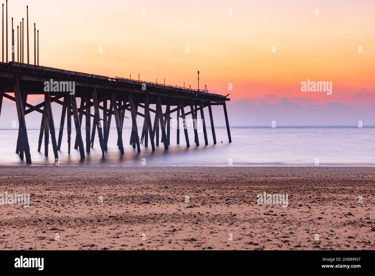 Lowestoft beach pier hi-res stock photography and images - Alamy