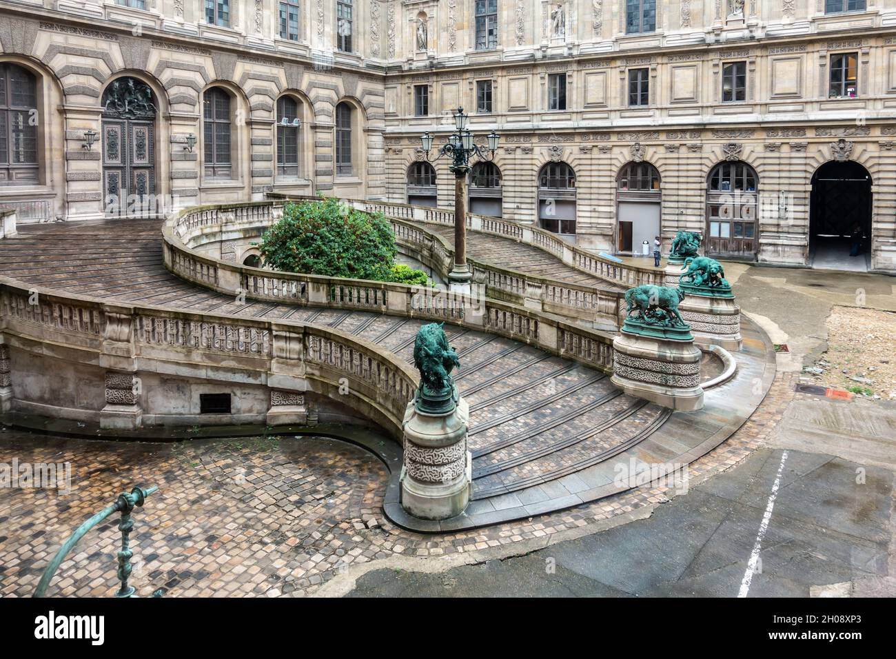 Courtyard at the Louvre in Paris, France Stock Photo - Alamy