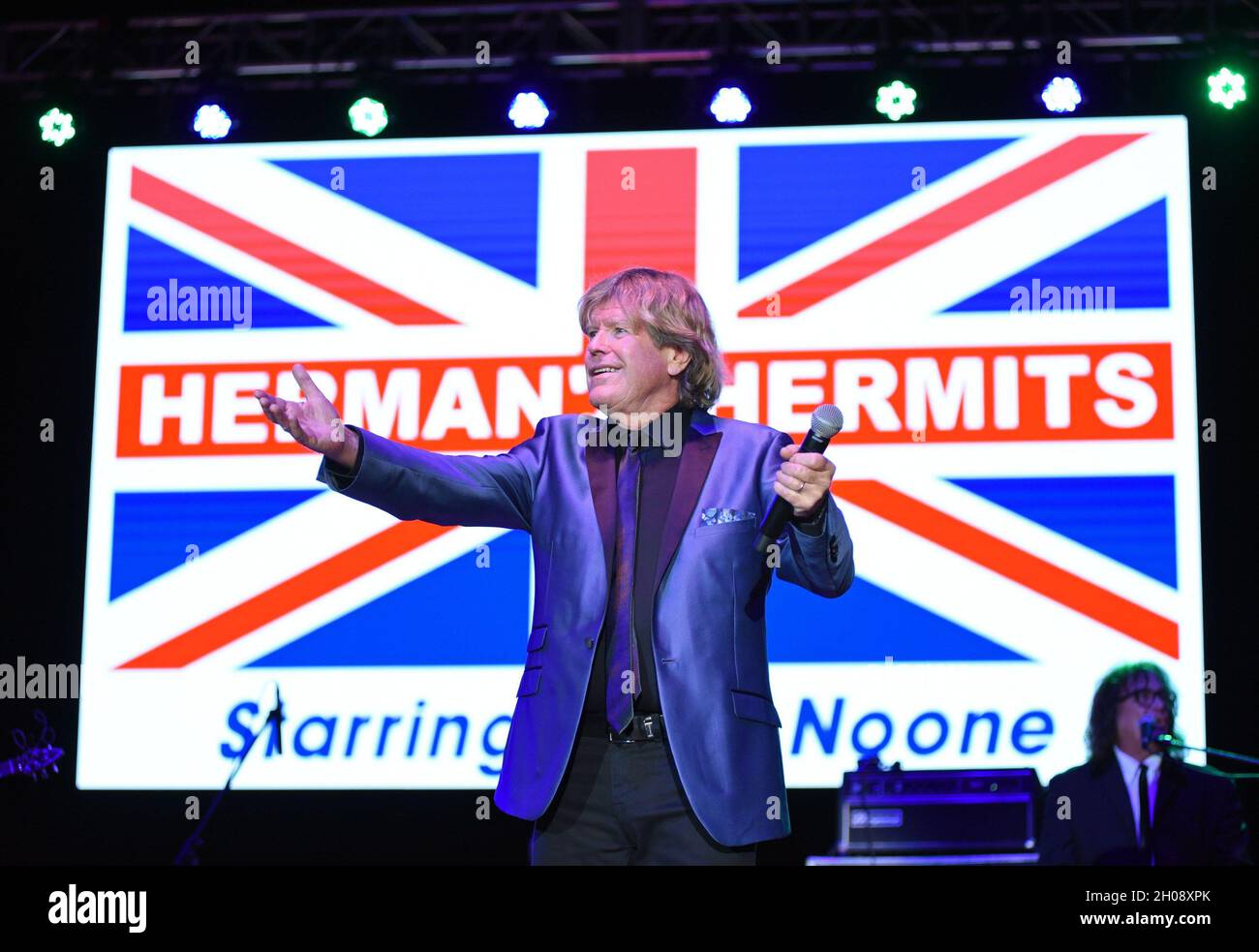 Peter noone in concert at georgia mountain fall fair hi-res stock ...