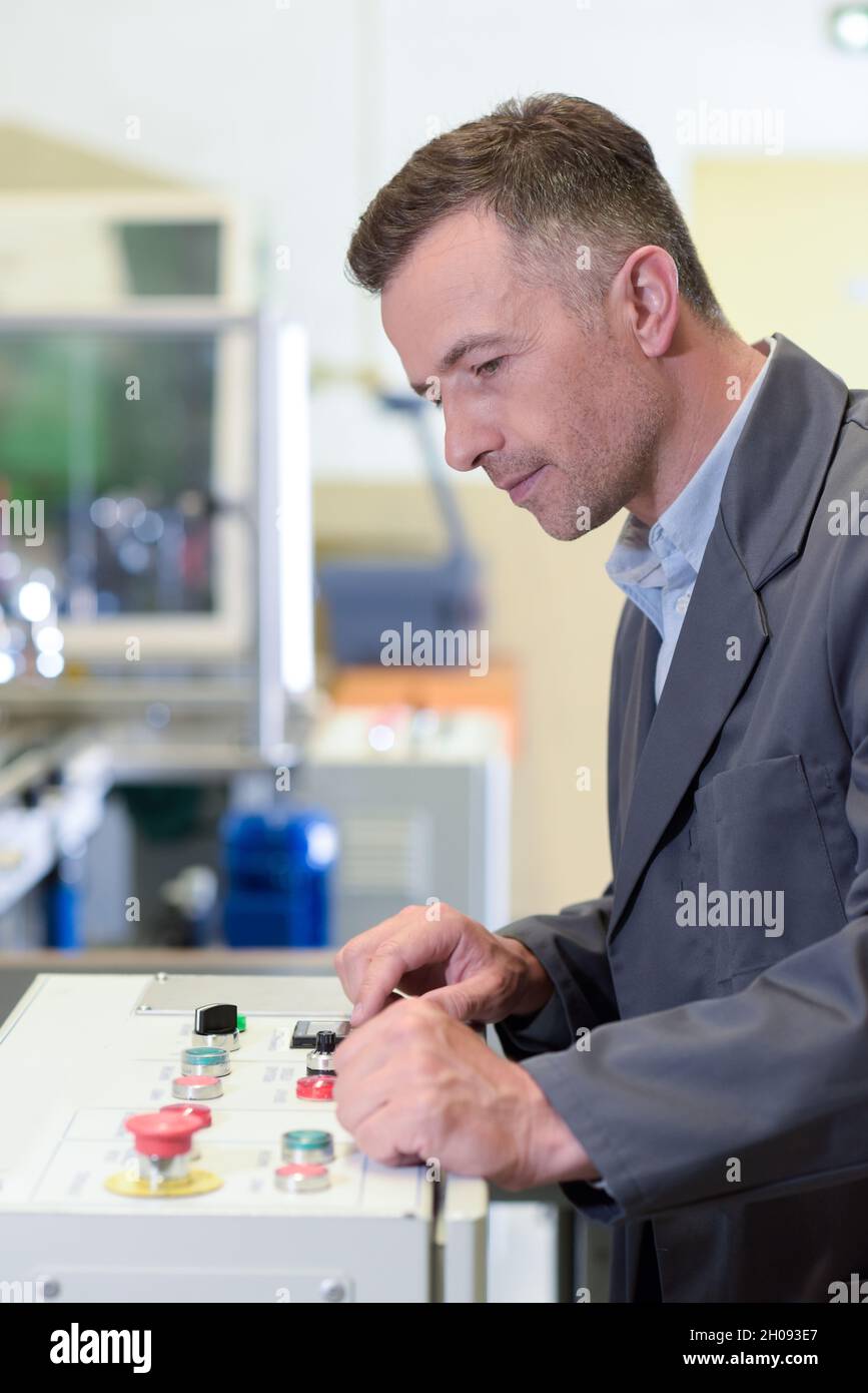 Operating high lift hi-res stock photography and images - Alamy