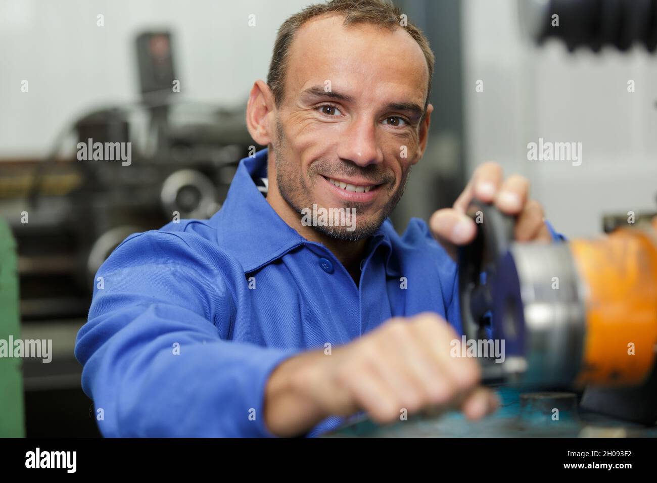 Automechanic hi-res stock photography and images - Alamy