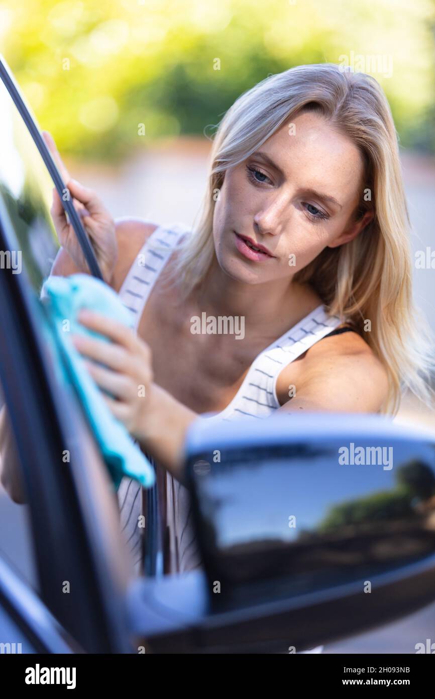 Car windows drying hi-res stock photography and images - Alamy