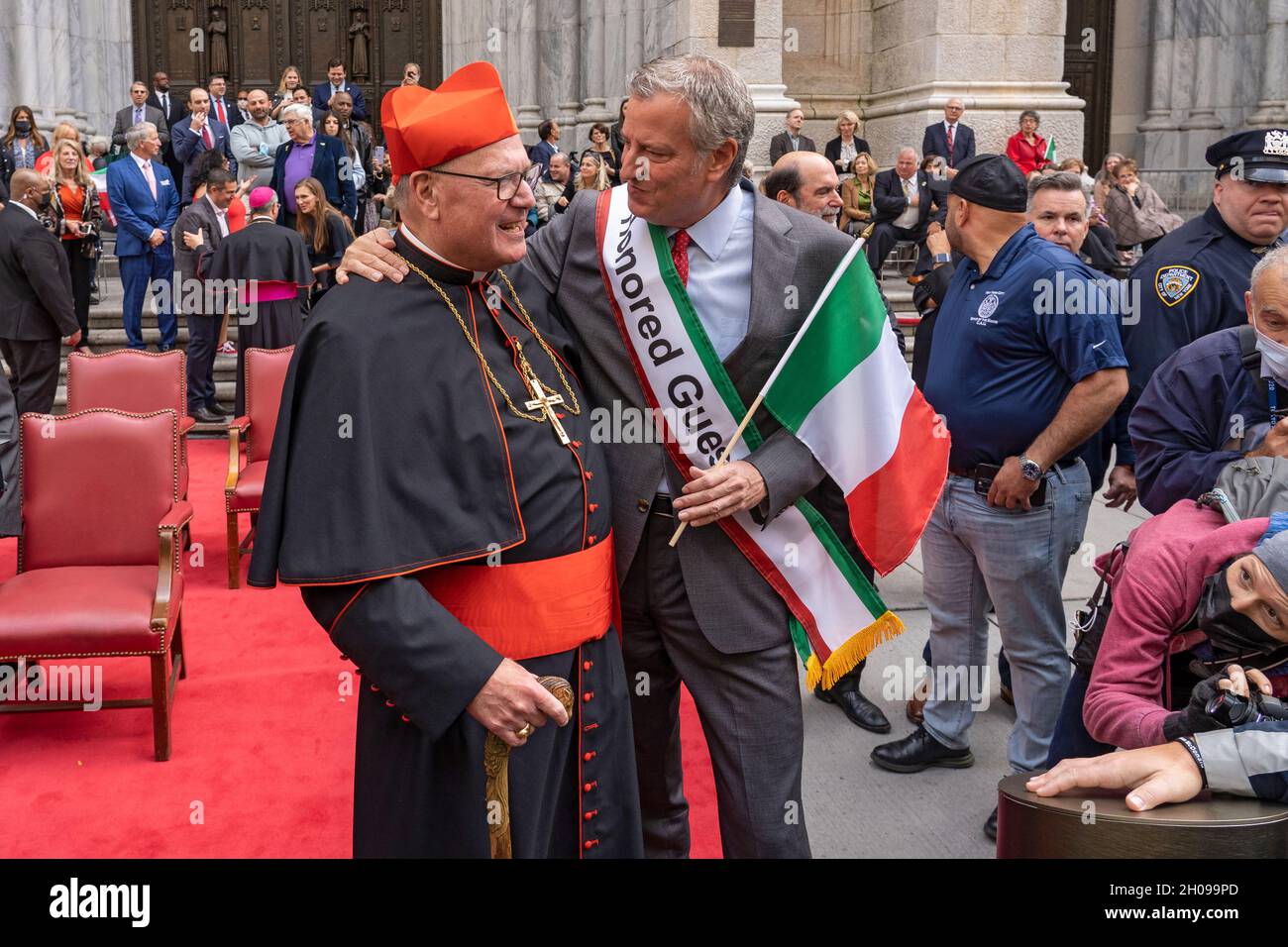 NEW YORK, NY - OCTOBER 11: New York Mayor Bill de Blasio joins Cardinal ...