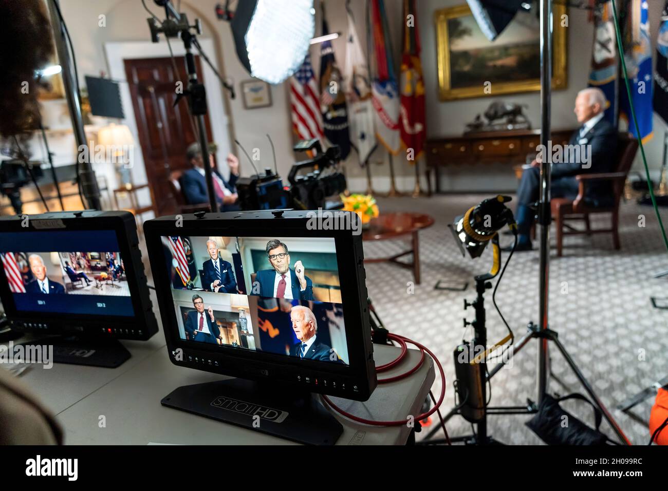 President Joe Biden tapes a TV interview with ABC News journalist ...