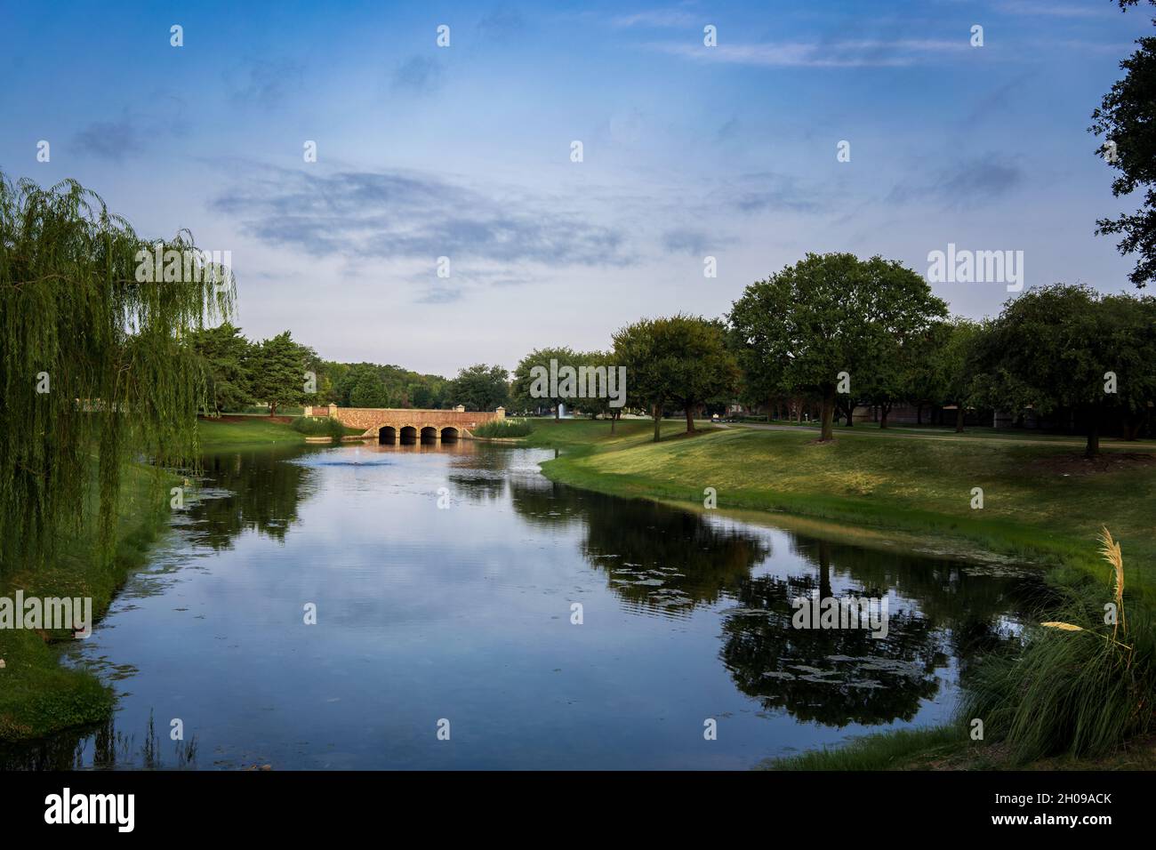 Urban park scenery hi-res stock photography and images - Alamy