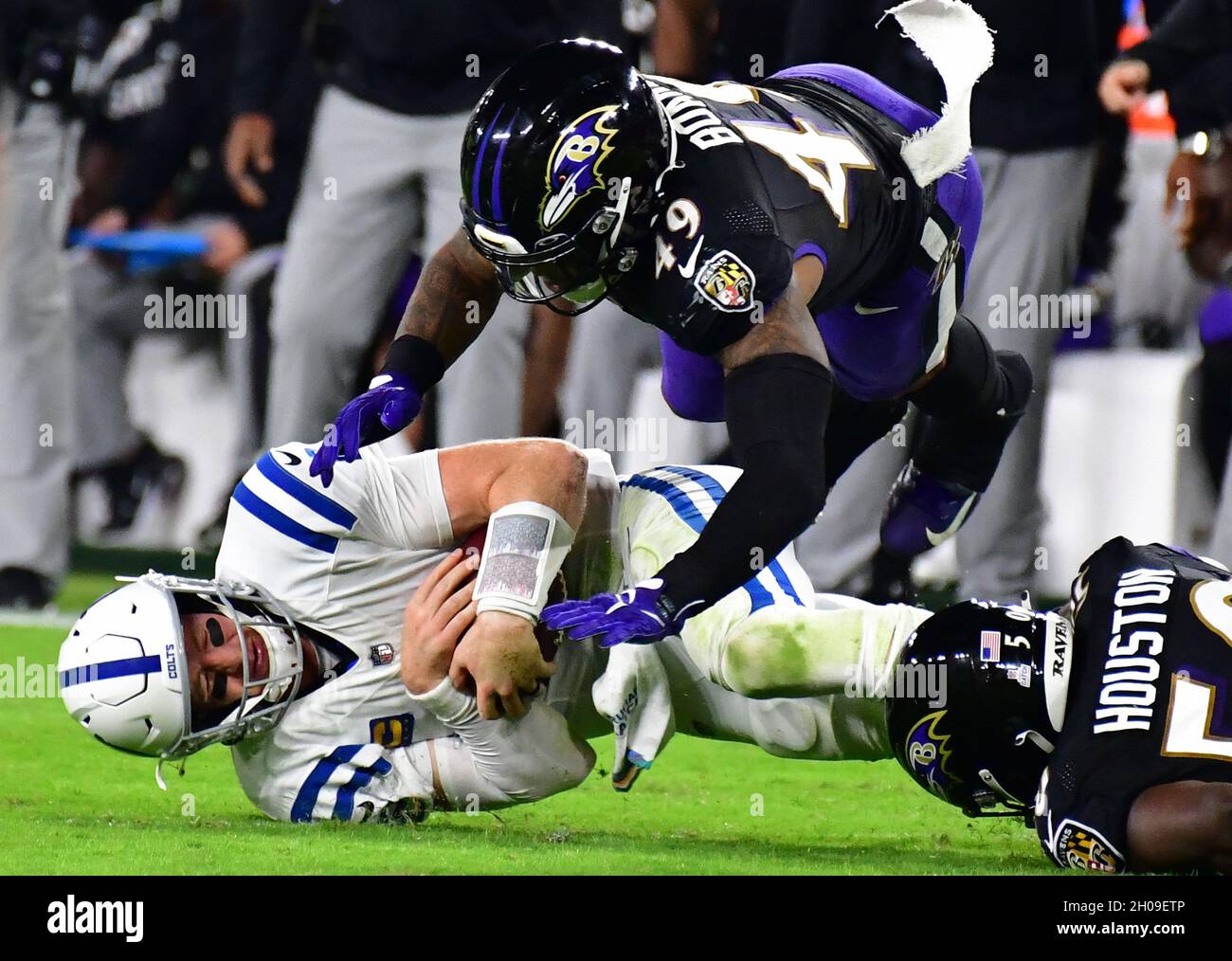 Baltimore ravens linebacker chris board 49 hi-res stock photography and ...