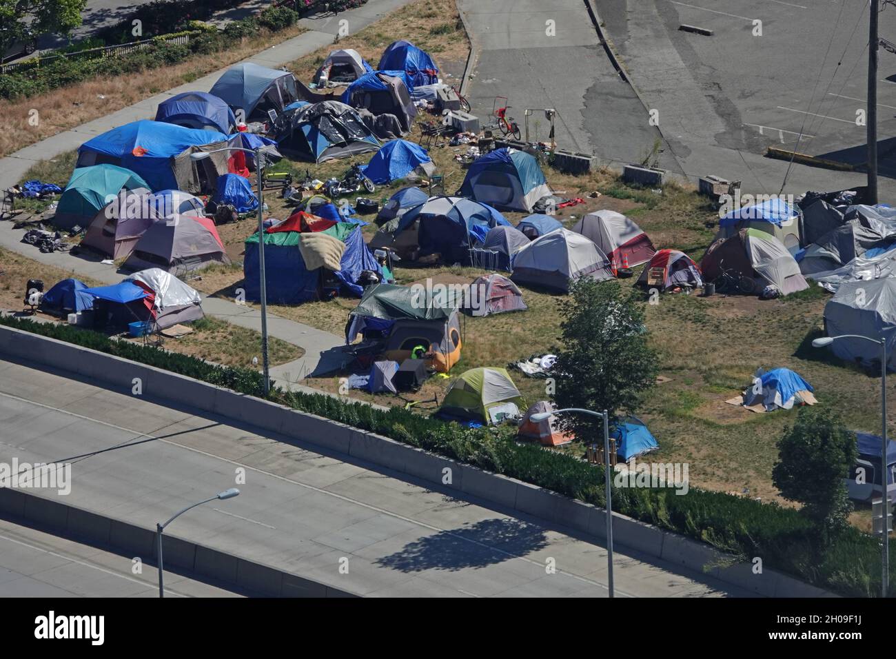 Homeless encampment hi-res stock photography and images - Alamy