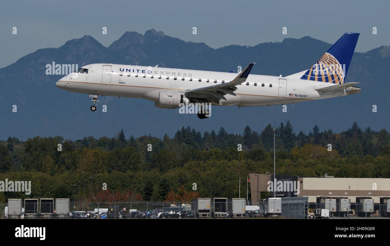 Embraer 175 United High Resolution Stock Photography and Images - Alamy
