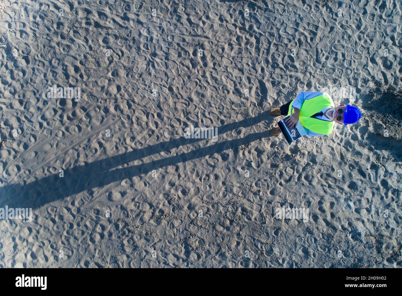 Drone inspecting drawing hi-res stock photography and images - Alamy