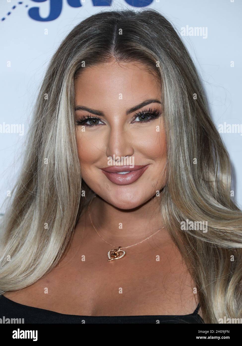 Ashley Bellmore's Instagram, Twitter & Facebook on IDCrawl