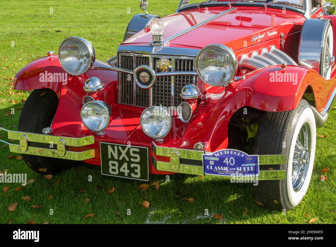 1932 30s American Duesenberg 5000cc vintage motor at Southport Classic ...