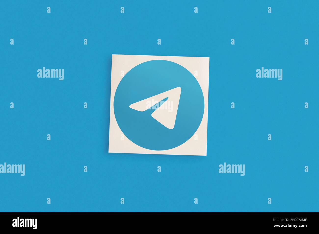 Telegram logo hi-res stock photography and images - Alamy