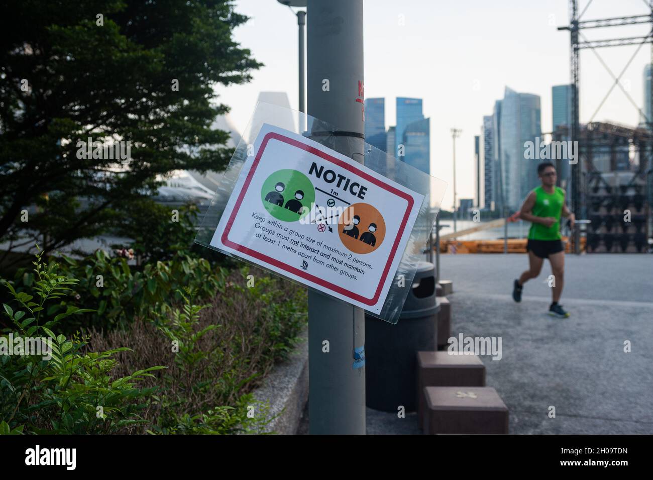 "25.05.2021, Singapore, , Singapore - A sign in Marina Bay indicates ...