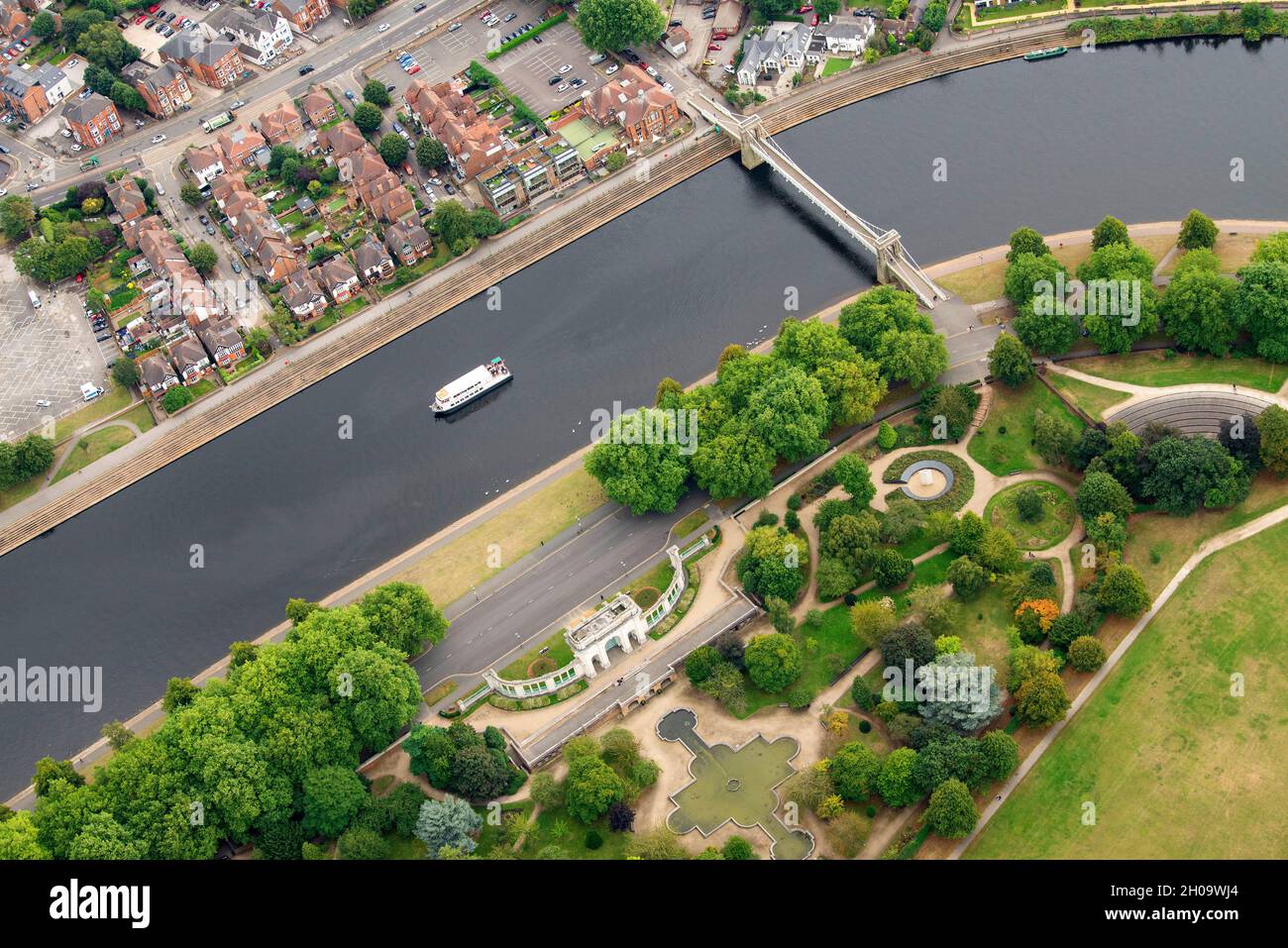 Tree lined embankment hi-res stock photography and images - Alamy