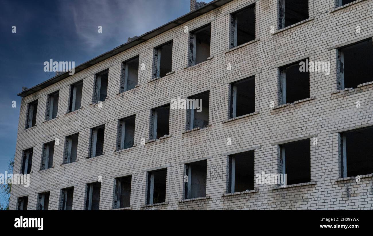 Half demolished industrial building hi-res stock photography and images ...