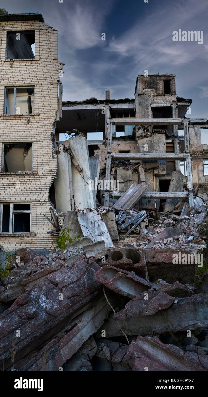 Half demolished industrial building hi-res stock photography and images ...
