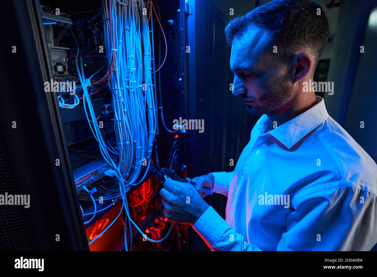 Twisted pair cable hi-res stock photography and images - Alamy