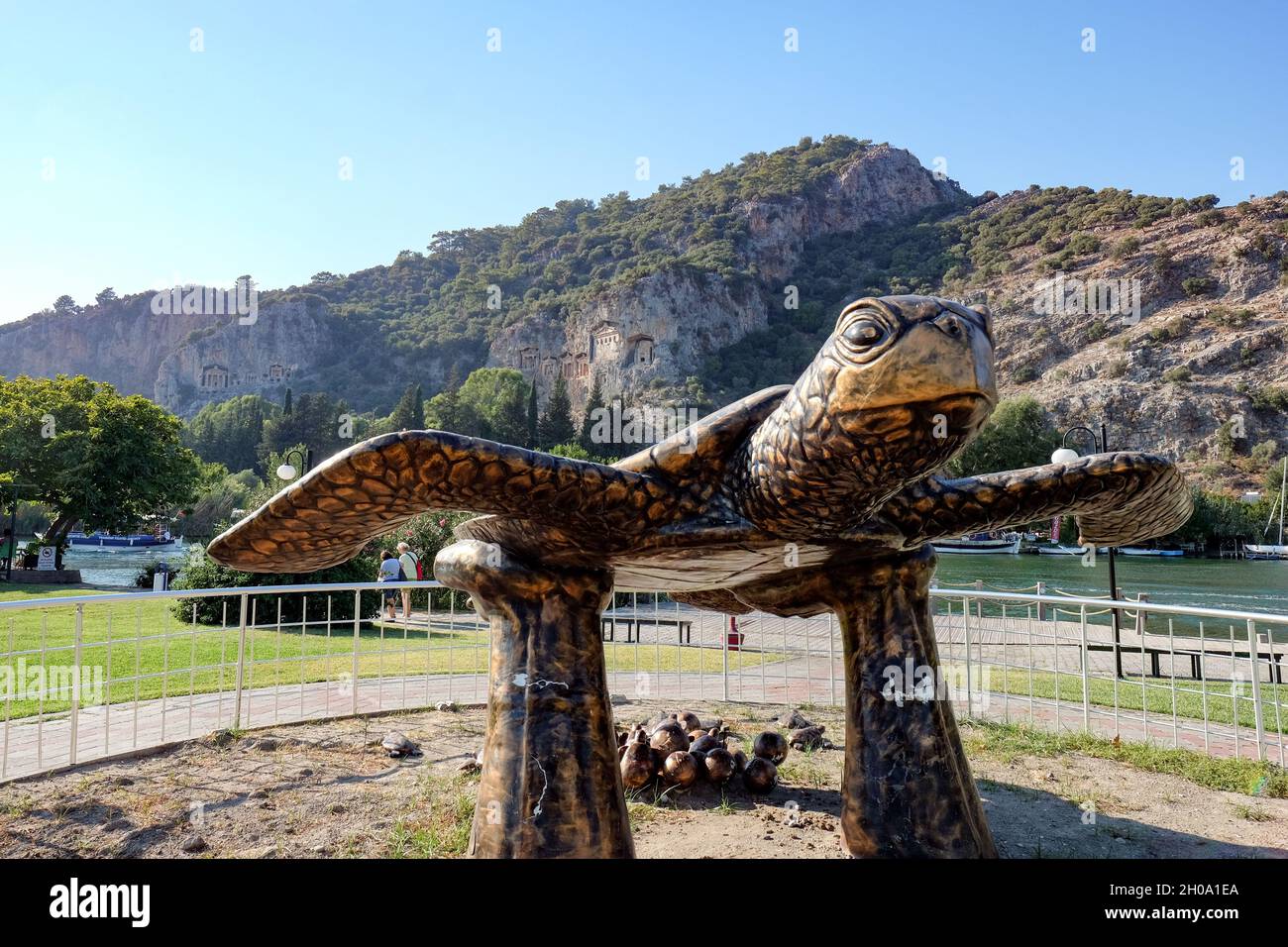 Dalyan, Turkey. 27th Sep, 2021. A sculpture of a loggerhead turtle is ...