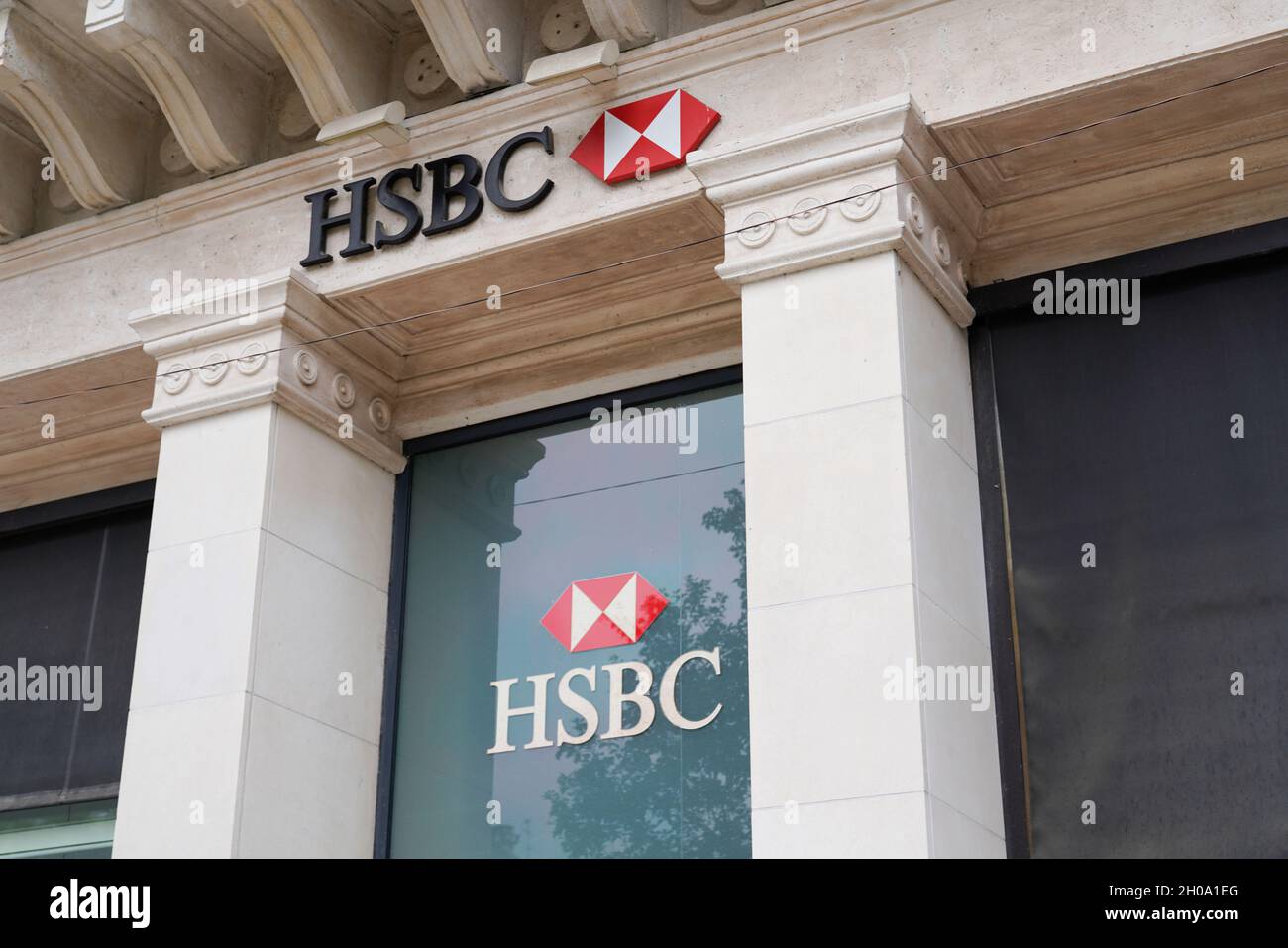 Bordeaux , Aquitaine France - 07 25 2021 : HSBC bank text logo swiss ...