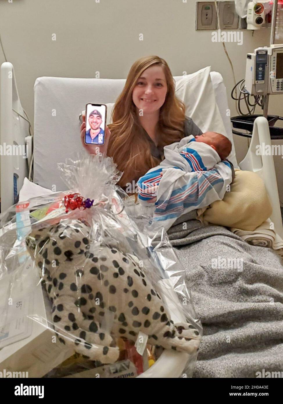 210103-N-VI515-1001 SAN DIEGO (Jan. 3, 2021) Naval Medical Center San ...