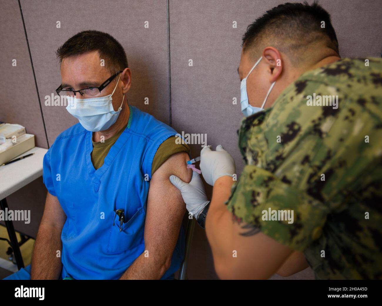 Usnh guam hi-res stock photography and images - Alamy