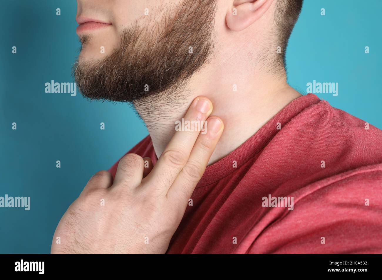 Pulse measuring neck hi-res stock photography and images - Alamy