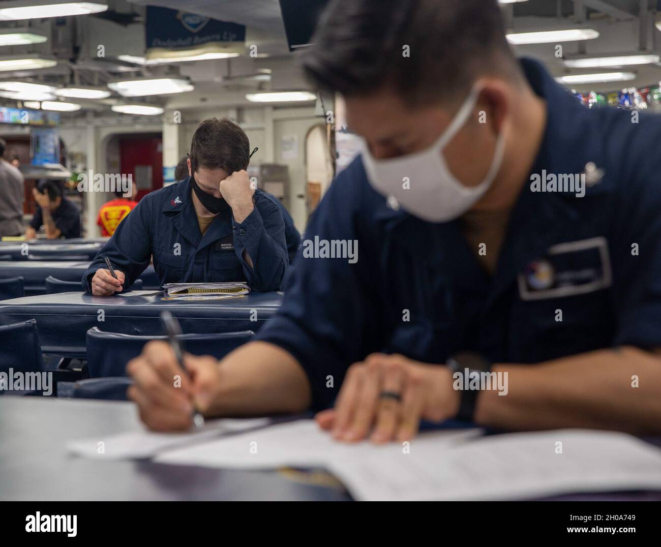 INDIAN OCEAN (Jan. 5, 2021) – U.S. Navy Air Traffic Controller 2nd ...