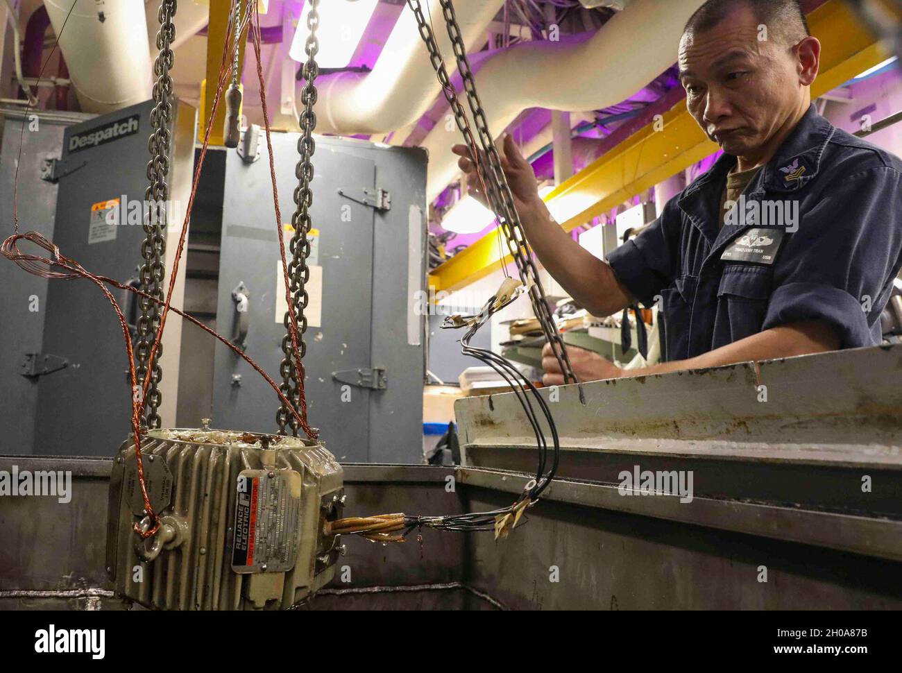 INDIAN OCEAN (Jan. 6, 2021) – U.S. Navy Electrician’s Mate 1st Class ...