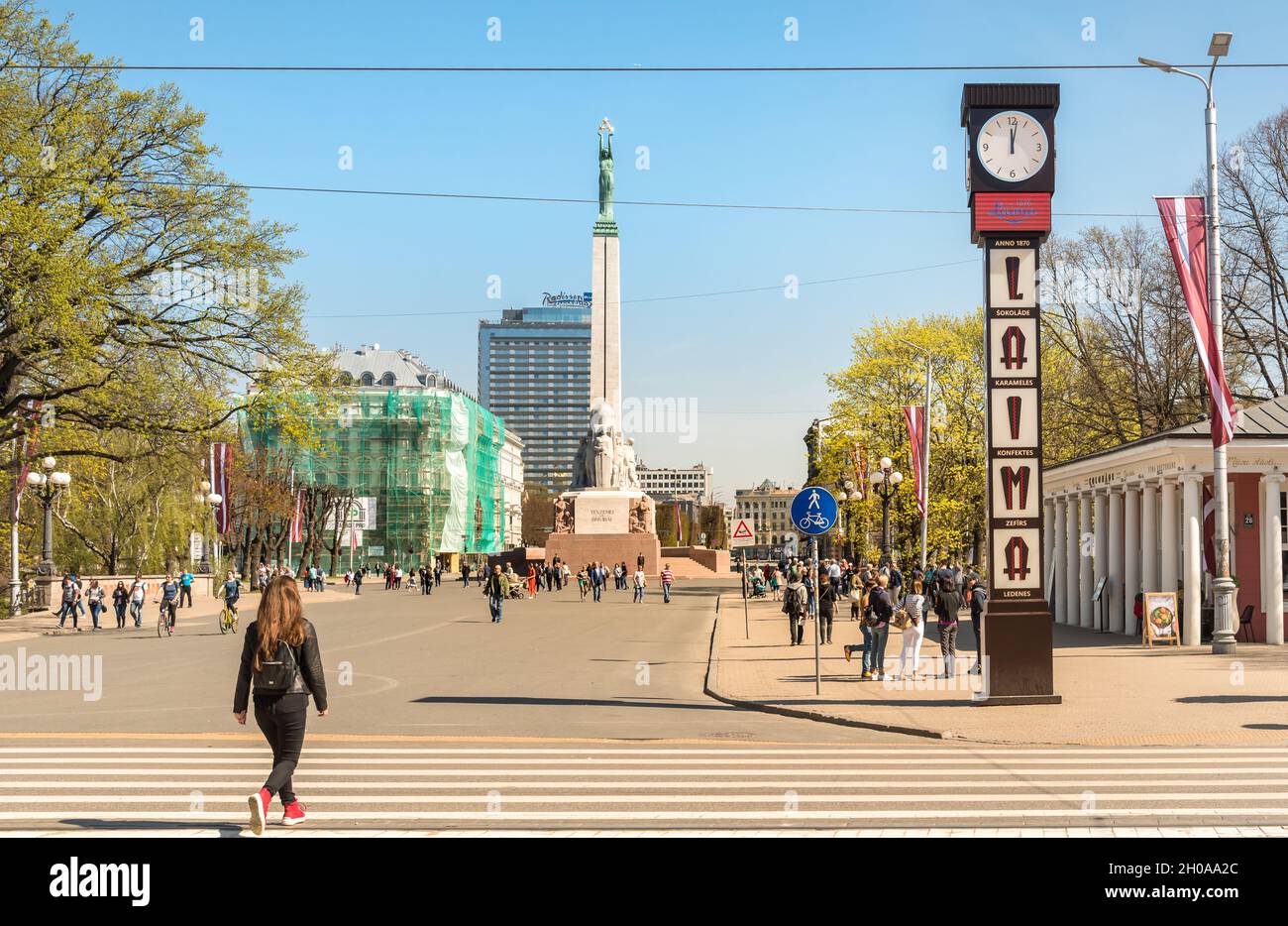 Center square monument hi-res stock photography and images - Alamy