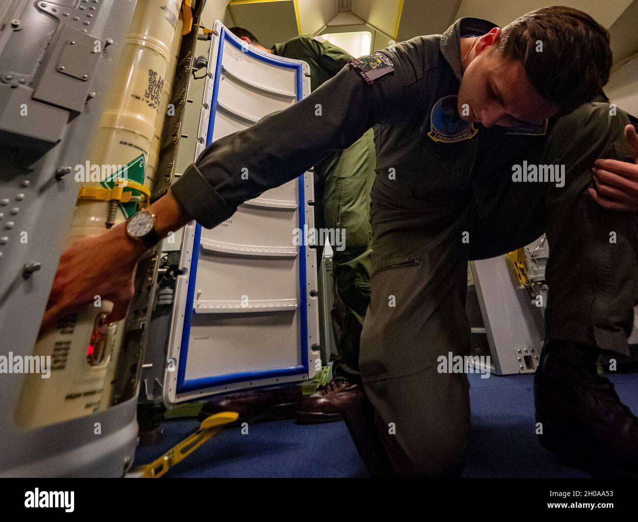 210107-N-VH871-1038 SIGONELLA, Italy (Jan. 7, 2021) Naval Aircrewman ...