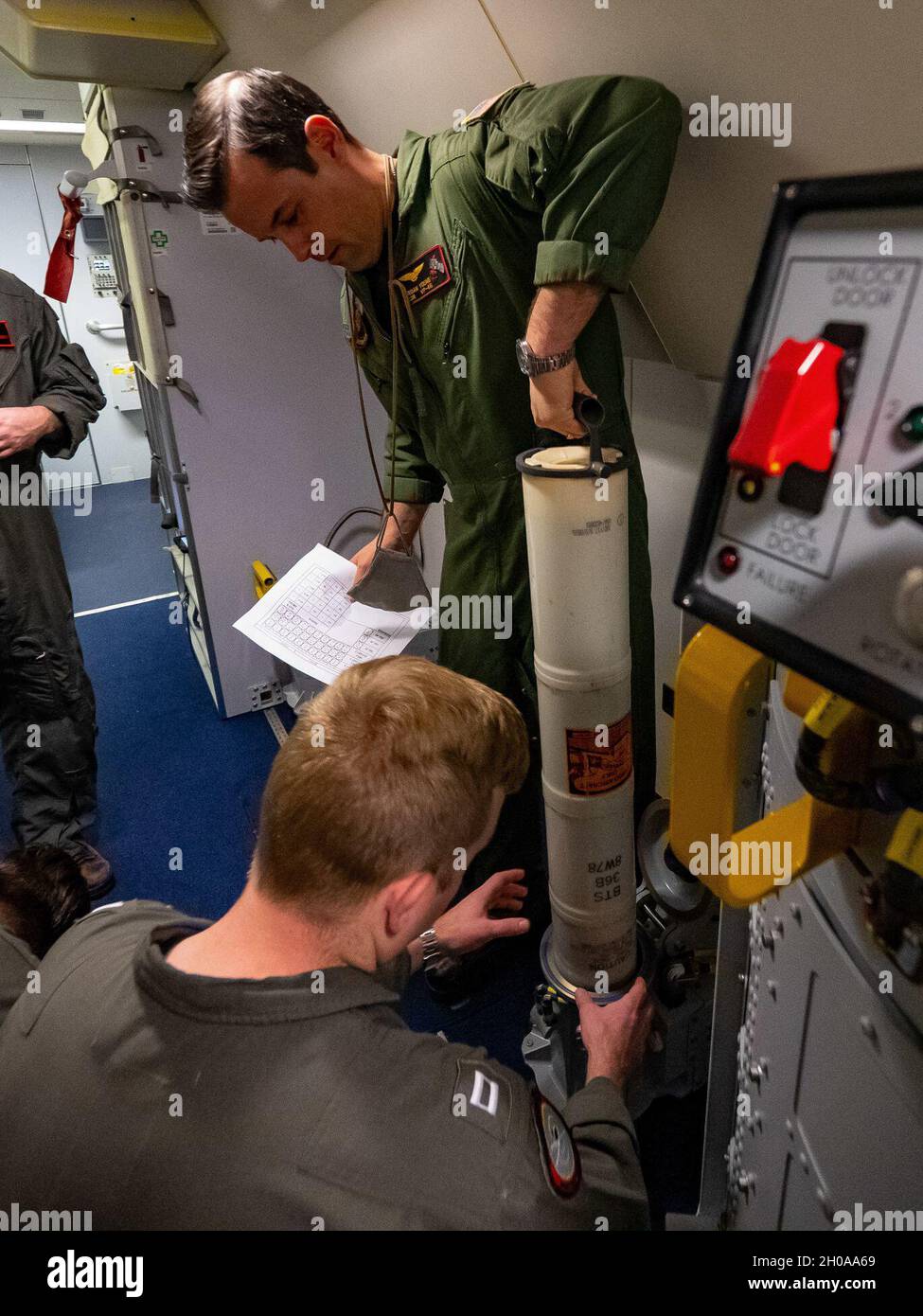 210107-N-VH871-1048 SIGONELLA, Italy (Jan. 7, 2021) Lt Cmdr. Jordan ...