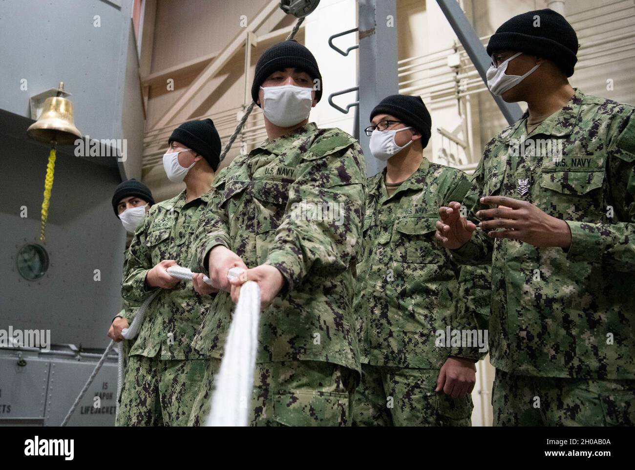 Recruits practice line handling techniques during an applied training ...