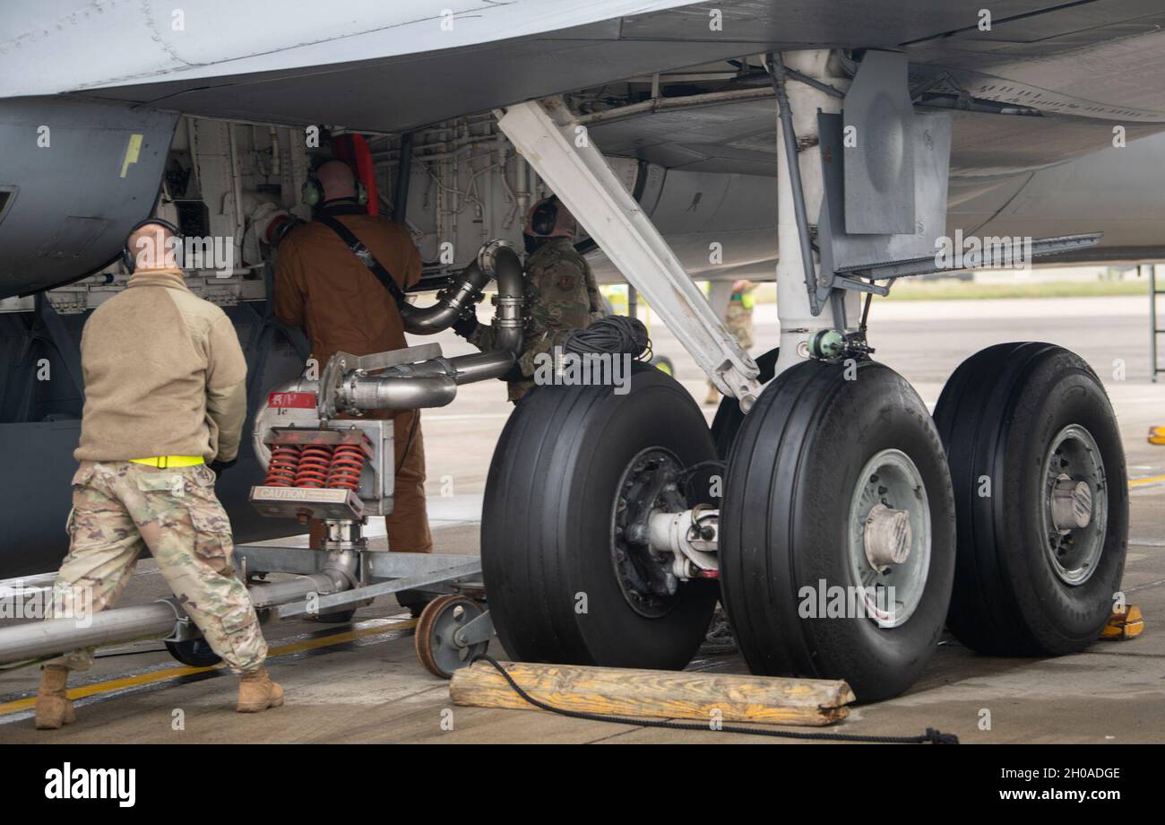 Members of the 100th Maintenance Group begin to refuel U.S. Air Force ...