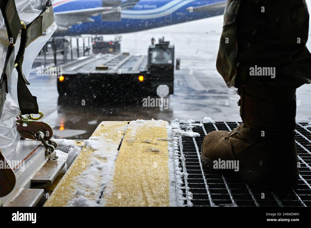 60k loader hi-res stock photography and images - Alamy