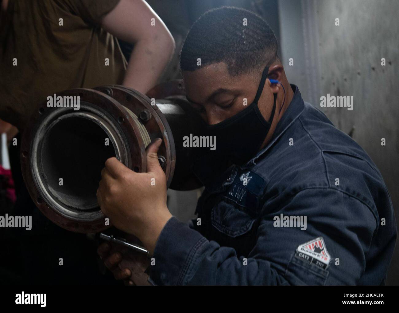 210108-N-FO865-2021 INDIAN OCEAN (Jan. 8, 2020) – U.S. Navy Engineman ...