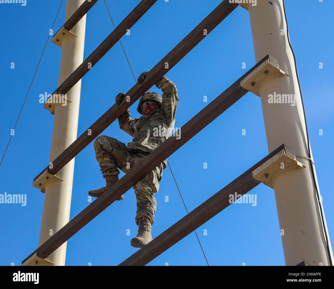 Soldiers with 40th Brigade Engineer Battalion, 2nd Armored Brigade ...
