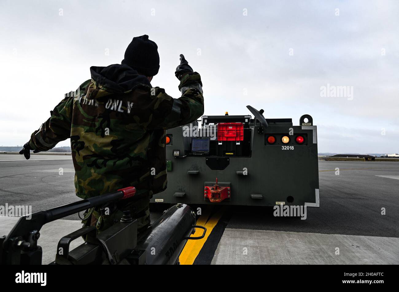 Master Sgt. Darren Mcfarlane, 911th Aircraft Maintenance Squadron crew ...