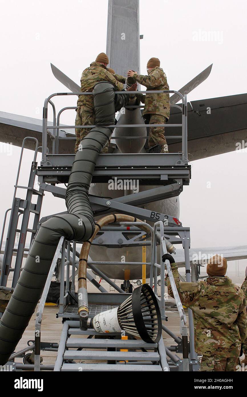 Drogue refueling hi-res stock photography and images - Alamy