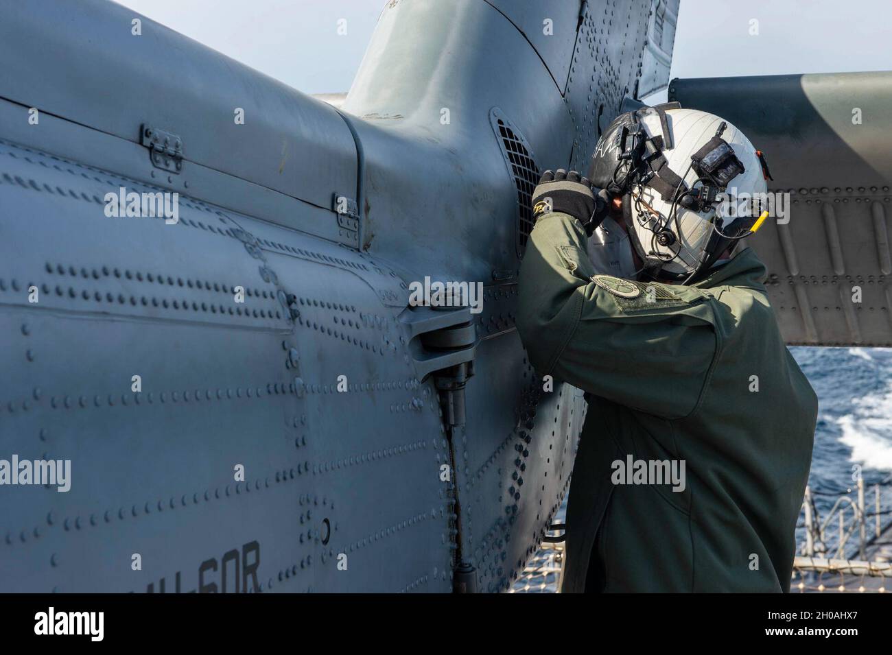 210111-N-RG587-2010 ATLANTIC OCEAN (Jan. 11, 2021) Lt. Cmdr. Timothy ...