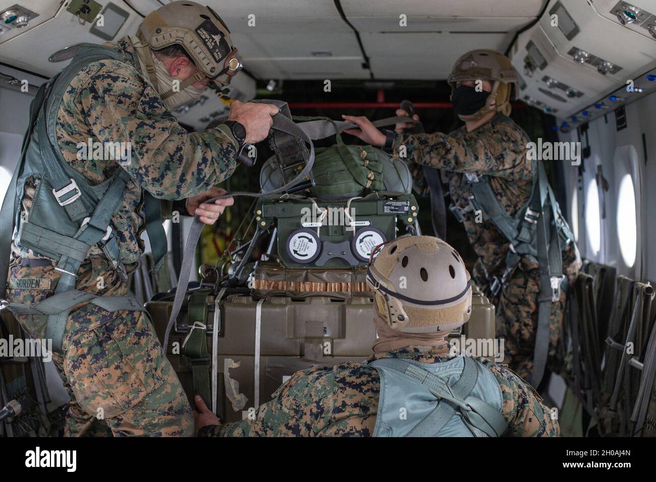 Joint precision airdrop system hi-res stock photography and images - Alamy