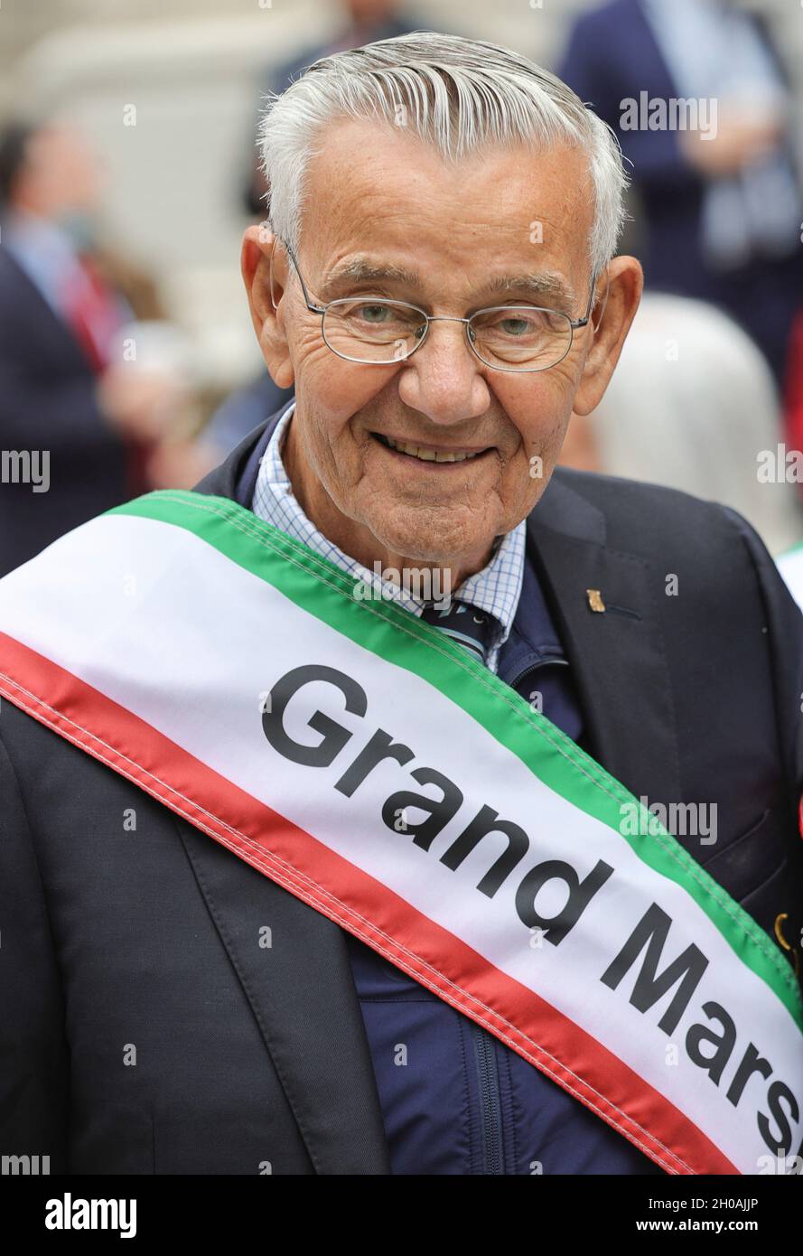 Fifth Avenue, New York, USA, October 11, 2021 - Grand Marshal Michael ...