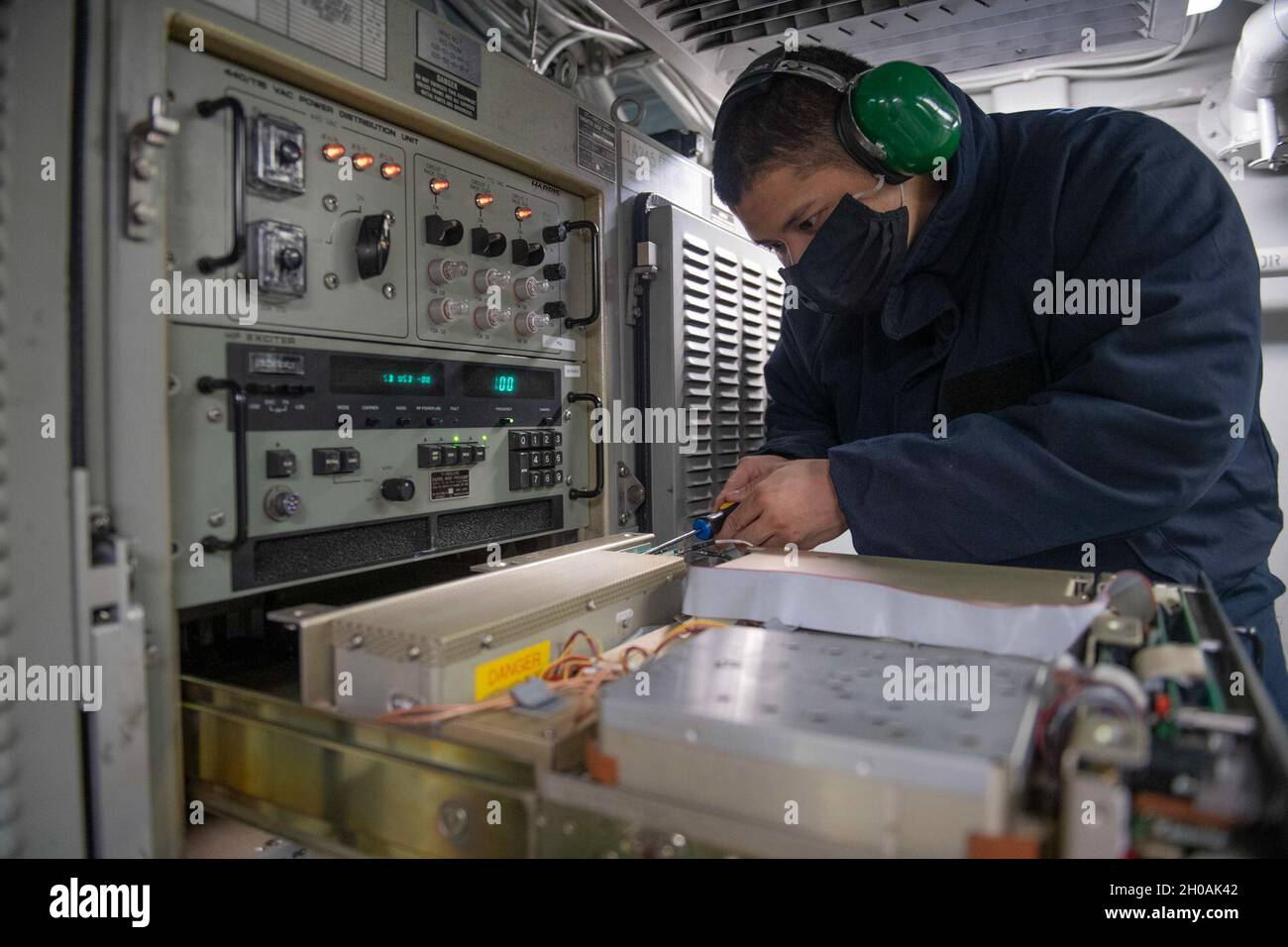210111-N-FO865-1019 INDIAN OCEAN (Jan. 11, 2020) – U.S. Navy ...