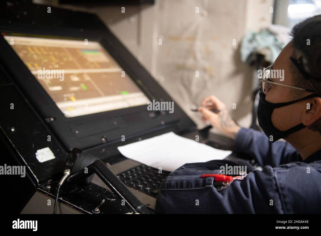 210111-N-FO865-2047 INDIAN OCEAN (Jan. 11, 2020) – U.S. Navy Engineman ...