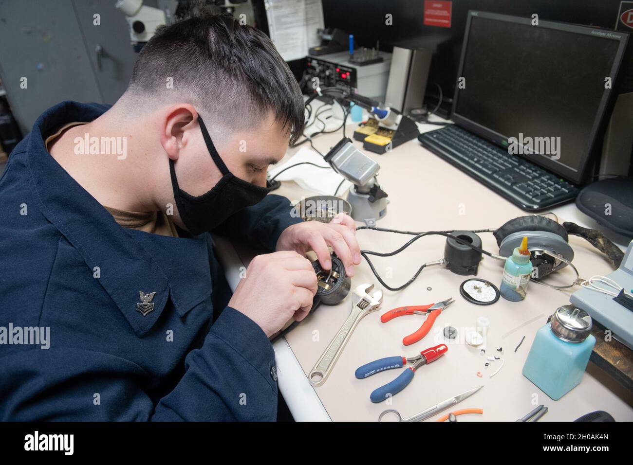 210111-N-FO865-6015 INDIAN OCEAN (Jan. 11, 2020) – U.S. Navy ...